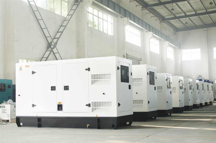 AC Three Phase Small Diesel Generator Set 681KVA 545KW Low Oil Pressure ...
